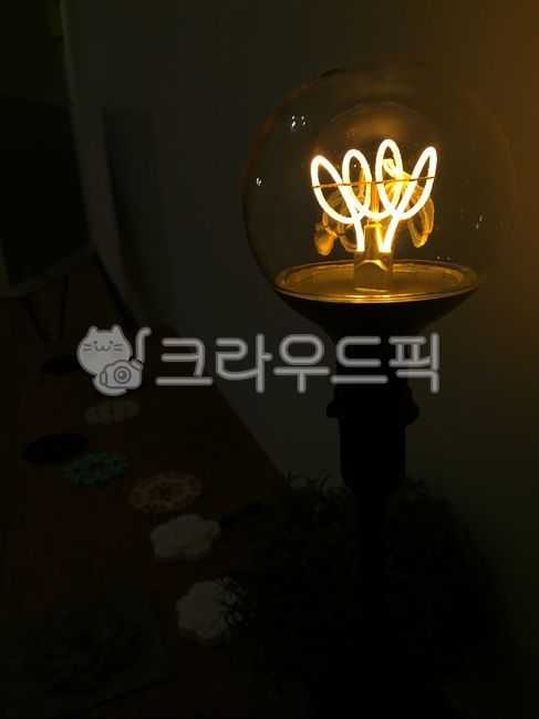 램프, 빛, 전등, 조명, 전구, 사진,이미지,일러스트,캘리그라피 - Dora Pang작가