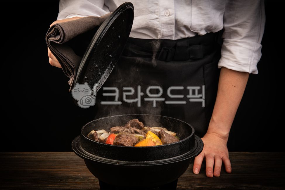 뚝배기, 갈비찜, 요리, 수증기, 쉐프, 사진,이미지,일러스트,캘리그라피 - 메라키스튜디오작가