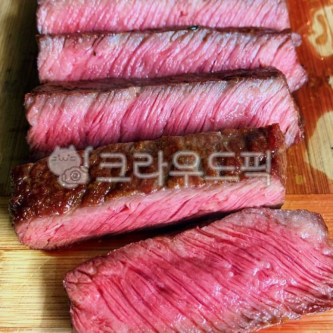 스테이크, steak, 살치살, 스테이크단면, 소고기, 사진,이미지,일러스트,캘리그라피 - saejun작가