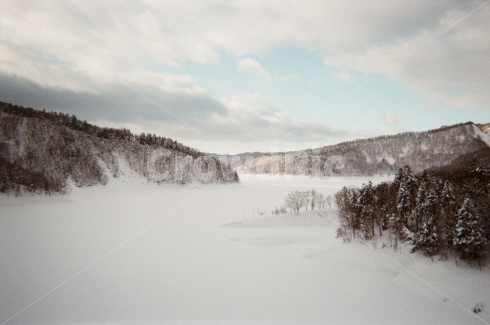 눈덮힌산, 눈덮힌강, 설산, 겨울산, 겨울풍경, 사진,이미지,일러스트,캘리그라피 - 샌달우드작가