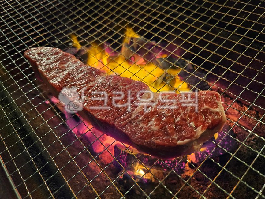 소고기, 그릴, 숯불, 숯불구이, 스테이크, 사진,이미지,일러스트,캘리그라피 - currere작가