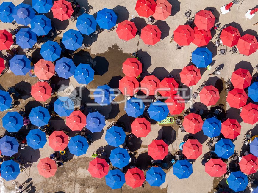 파라솔, 수영장, 우산, 여름, 빨간, 사진,이미지,일러스트,캘리그라피 - cstrike작가